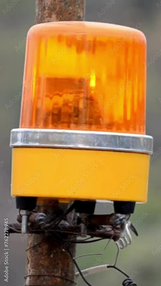 3d render, flashing light rotating spinning red flashing light ...