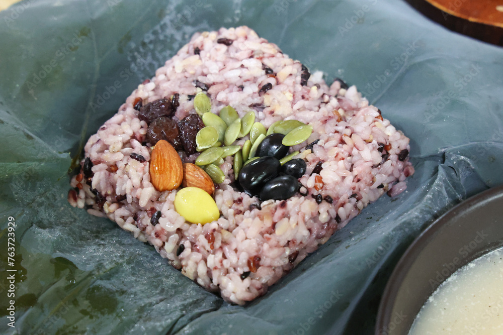 Korea food. lotus leaf rice Stock Photo | Adobe Stock