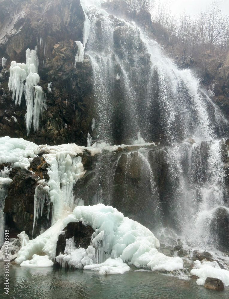Drung Waterfall A Frozen Waterfall located in the Tangmarg tehsil of ...