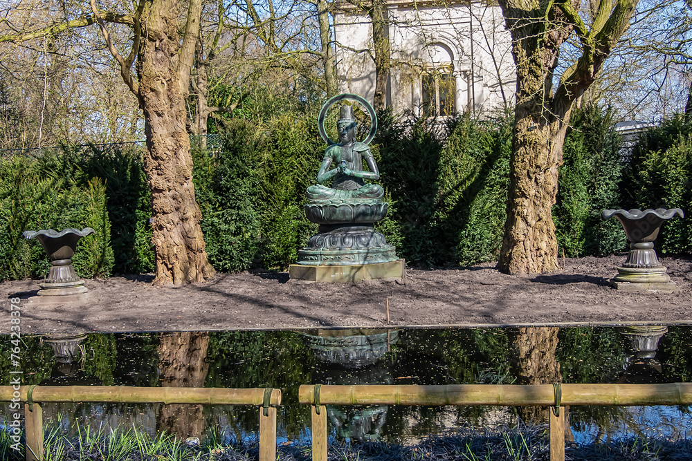 Monuments and sculptures in Amsterdam Artis Zoo park. Amsterdam Artis ...