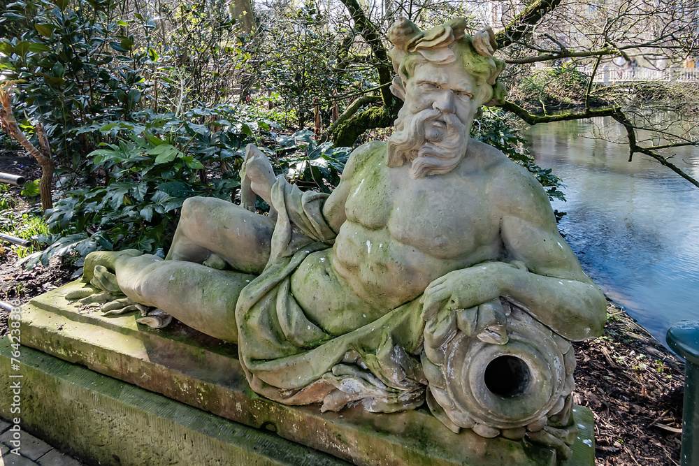 Monuments and sculptures in Amsterdam Artis Zoo park. Amsterdam Artis ...