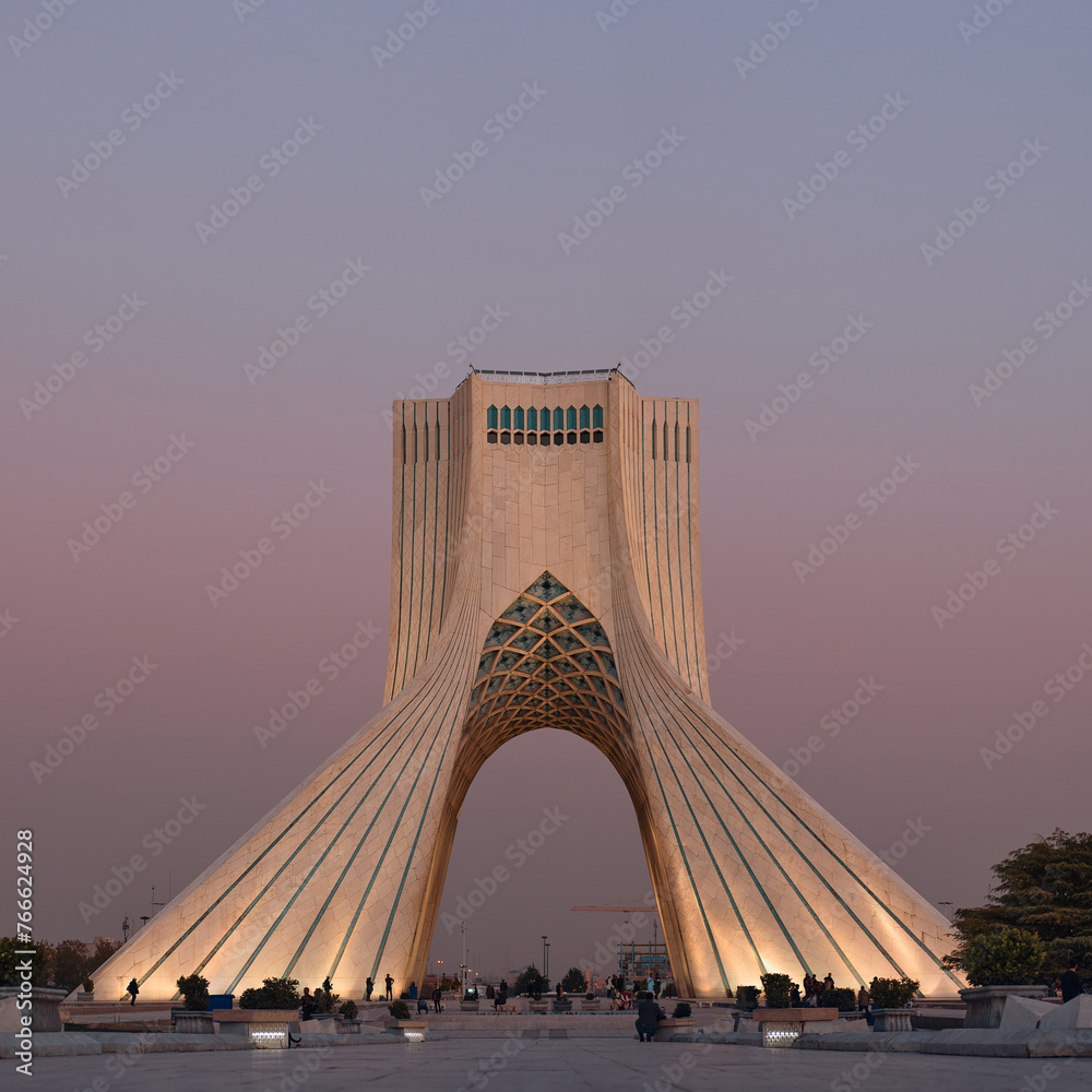 Foto de The Azadi Tower is a symbol of freedom in Iran, the main symbol of Iran's capital. MS ZI ...