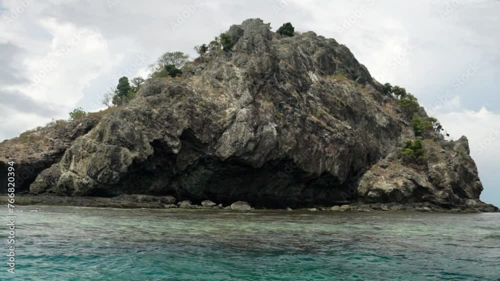 Castaway Qalito Malolo Island Tourism Fiji boat ride sailboat Roro Reef ...