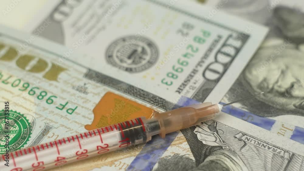 Vidéo Stock Money and medicine. Syringe of insulin injection, close up ...