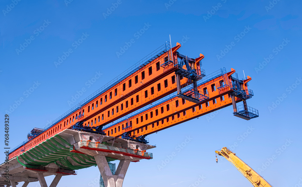 Metal launching gantry structure for installing concrete typical ...