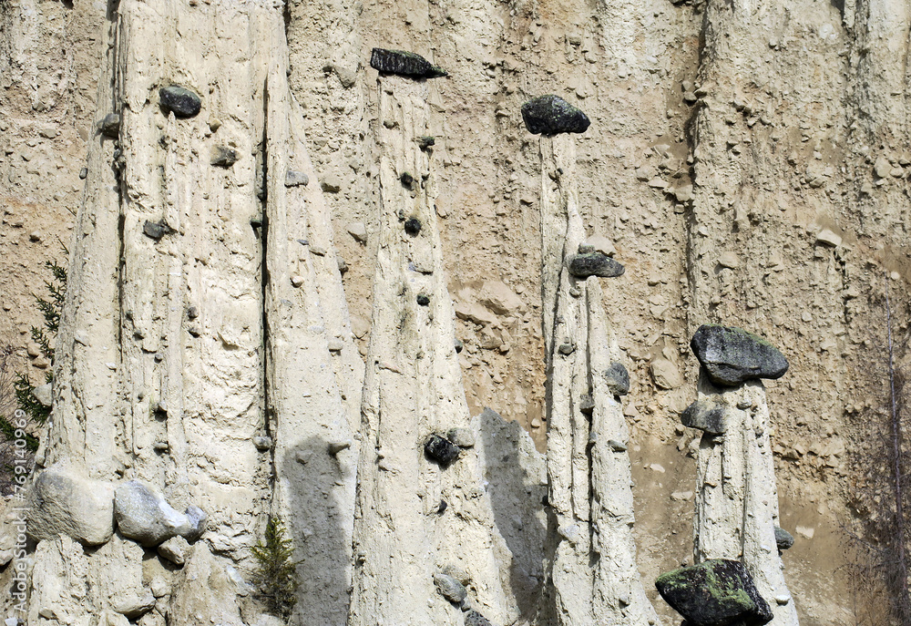 Erdpyramiden in Südtirol - piramidi di terra, Alto Adige - erosion ...