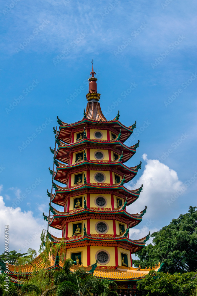 he beautiful of Vihara Buddhagaya Watugong, Pagoda Avalokitesvara ...