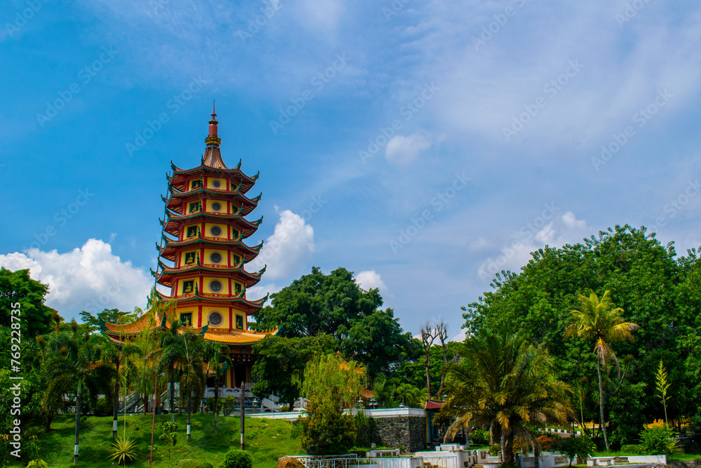 he beautiful of Vihara Buddhagaya Watugong, Pagoda Avalokitesvara ...