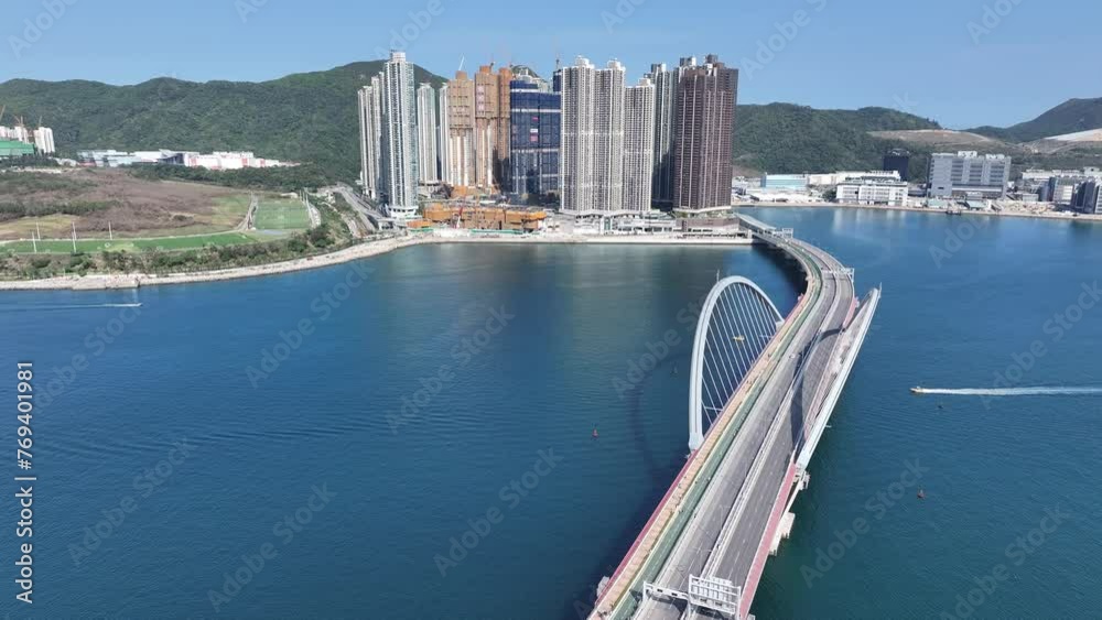 Vidéo Stock Hong Kong Tseung Kwan O Cross Bay Link Prefabricated steel ...