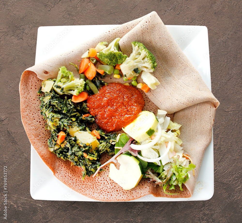 Spongy Anjera With Veggies, Canjera, Anjera, Somalian food, Laxox ...