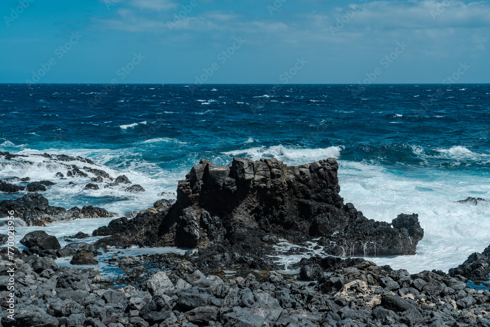 Makapuʻu Tide Pools, basalt comes from the Koʻolau volcano in eastern ...