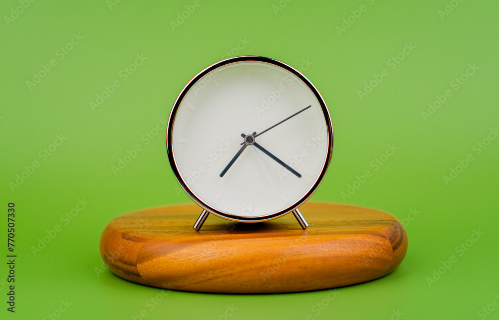Time and a clock that stops, a photo of a clock in the studio, an ...