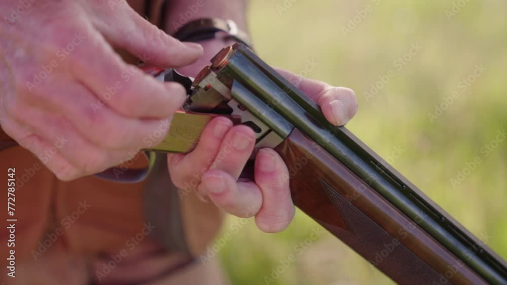 Loading Gun Hunting Hunt Pheasant Bird with Riffle Shotgun Stock 비디오 ...