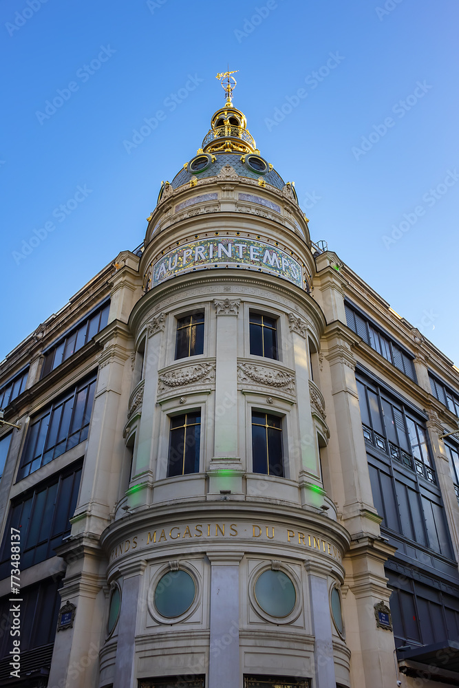 Paris Printemps Haussmann (founded in 1865) - largest beauty Department ...