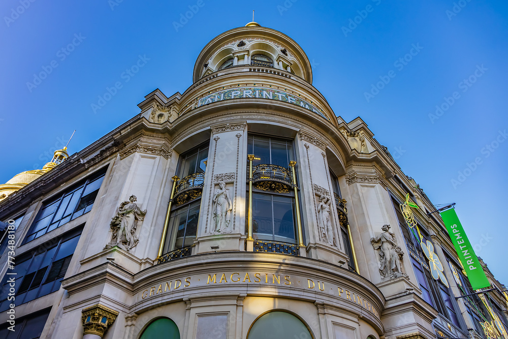 Paris Printemps Haussmann (founded in 1865) - largest beauty Department ...