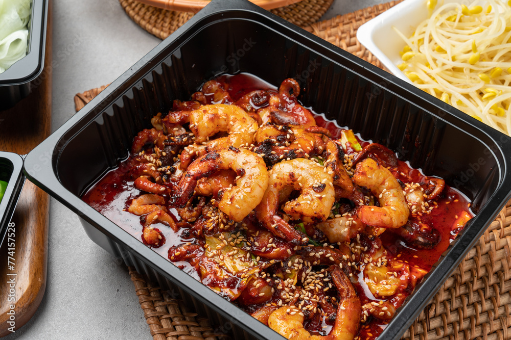 Korean food, webfoot octopus, stir-fry, pork belly, rice, lunch box ...