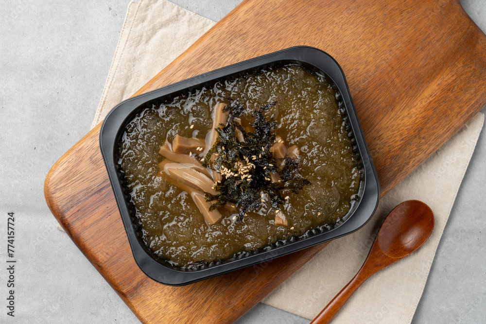 Korean food, webfoot octopus, stir-fry, pork belly, rice, lunch box ...