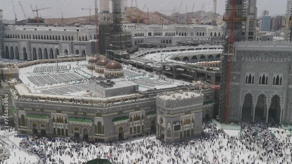 Bird's eye view of Muslim pilgrims exit Masjid Al Haram Mosque via King ...