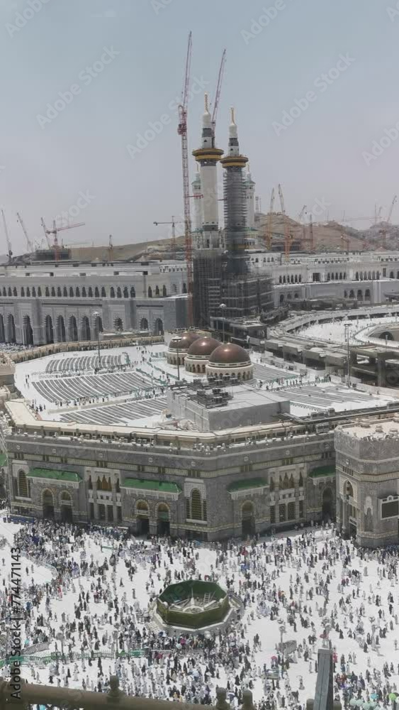 Bird's eye view of Muslim pilgrims exit Masjid Al Haram Mosque via King ...