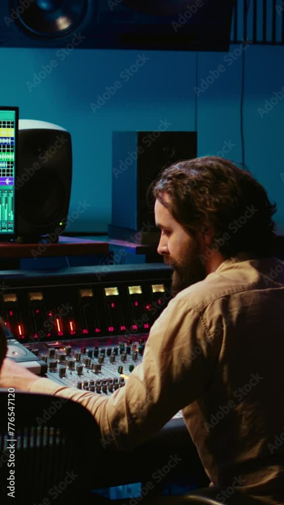 Vertical Video Audio expert and musician mixing and mastering tracks on ...