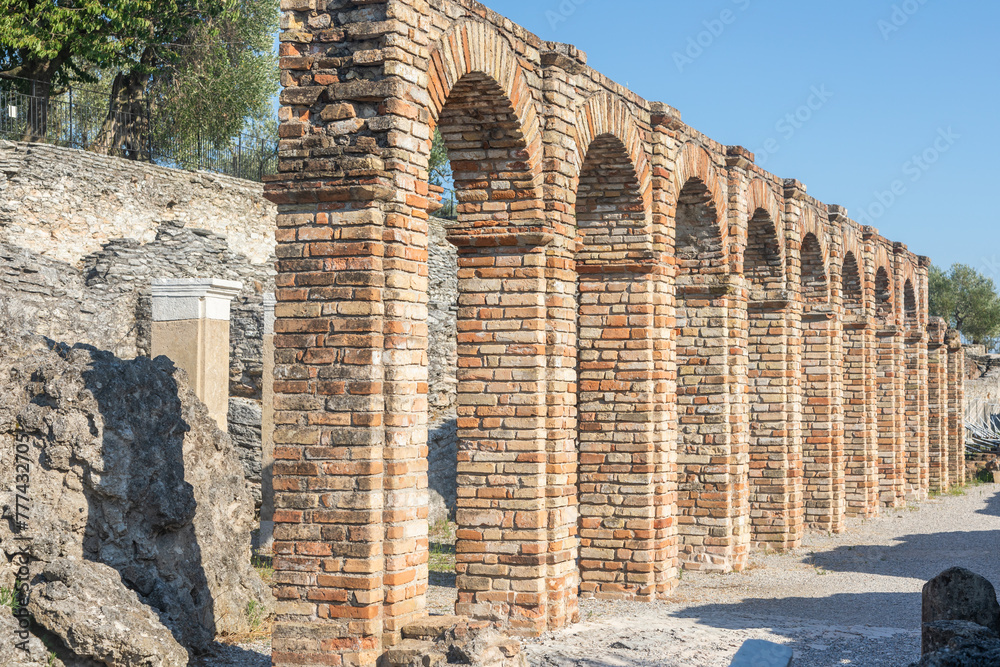Italy travel destination. Grottoes of Catullus - Grotte di Catullo ...