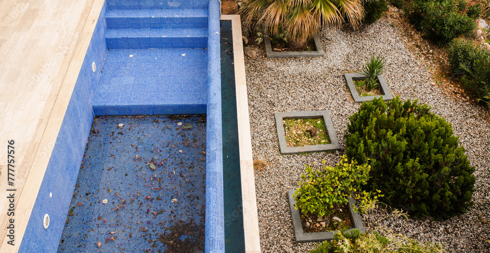 Empty swimming pool with no water inside Stock Photo | Adobe Stock