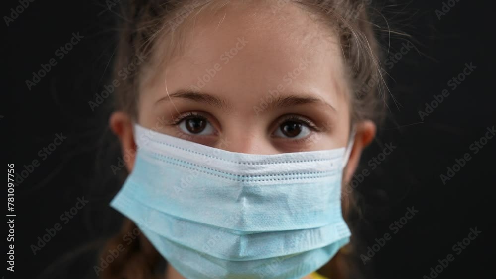 Vidéo Stock Teenager in protective mask viral disease. mask, critical ...