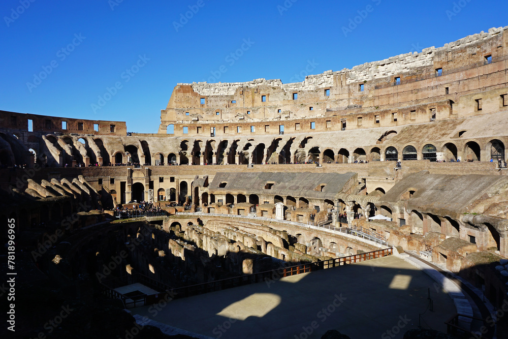 Exterior architecture and design of Colosseum (Coliseum), Oval Flavian ...