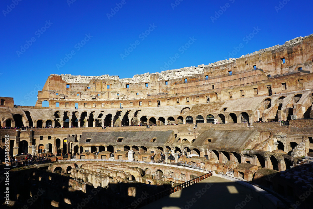 Exterior architecture and design of Colosseum (Coliseum), Oval Flavian ...