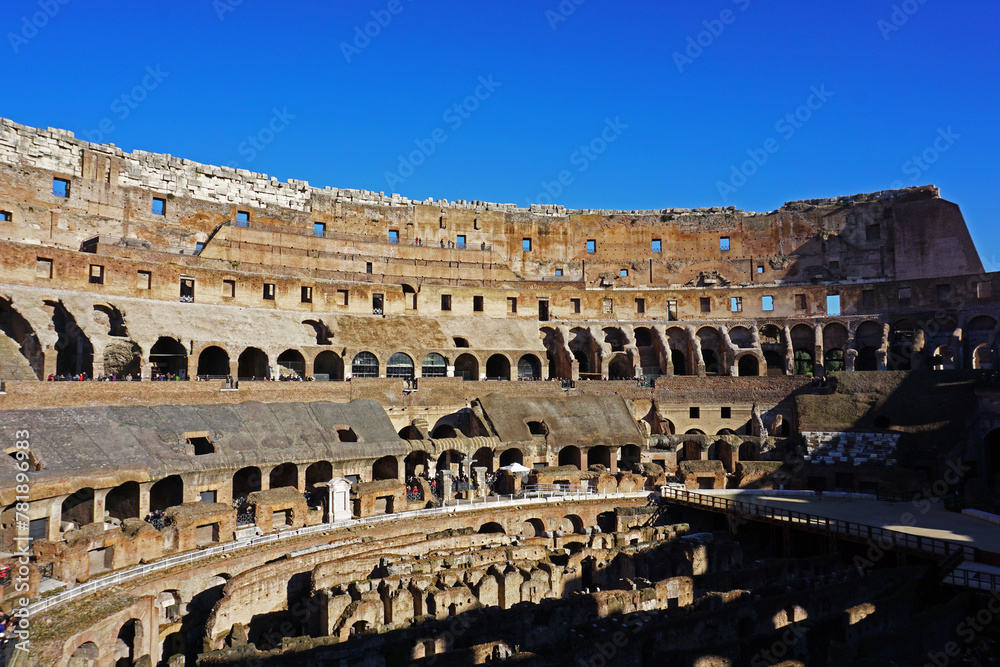 Exterior architecture and design of Colosseum (Coliseum), Oval Flavian ...