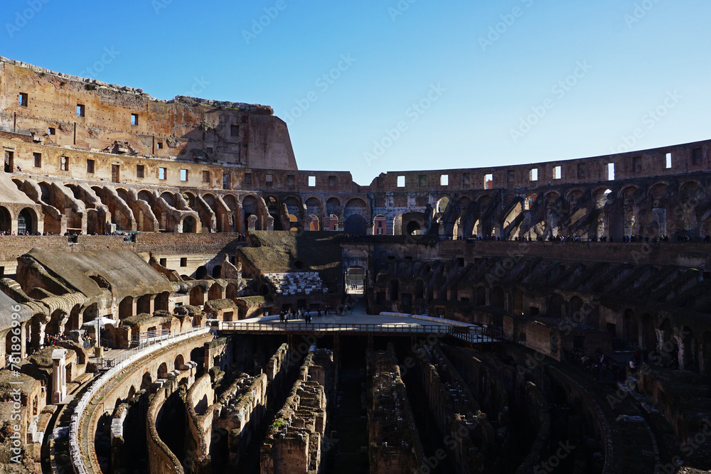 Exterior architecture and design of Colosseum (Coliseum), Oval Flavian ...