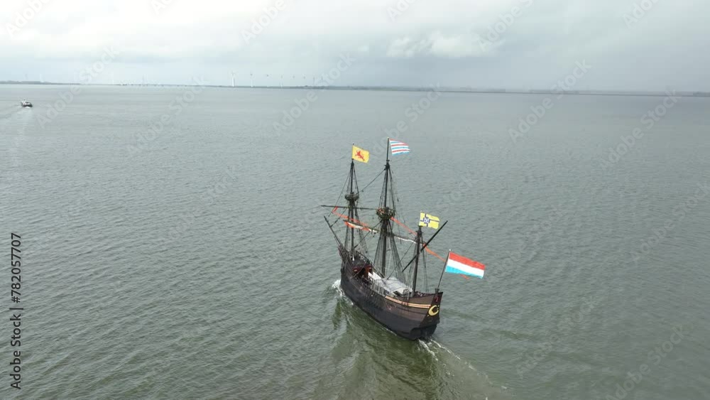 Old VOC sailing ship Halve Maen replica sailing at the Ketelmeer in ...