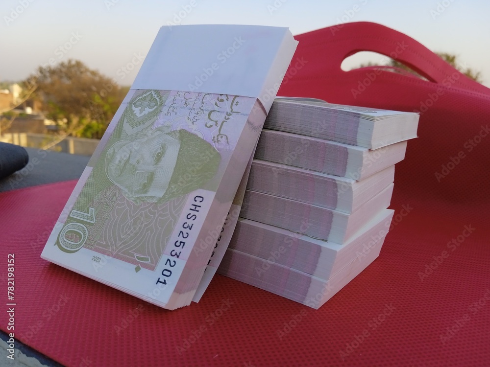 Bundle of Pakistani Currency. 10 Rupees note Pakistani, Pakistani ...
