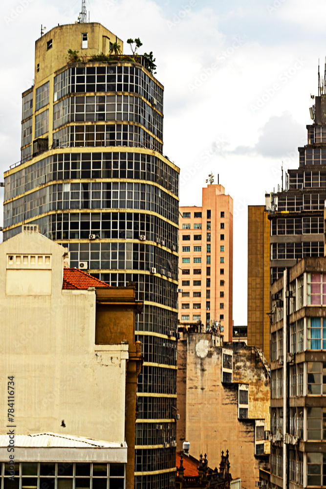 Prédios de arquitetura antiga no centro da cidade de São Paulo. Stock ...