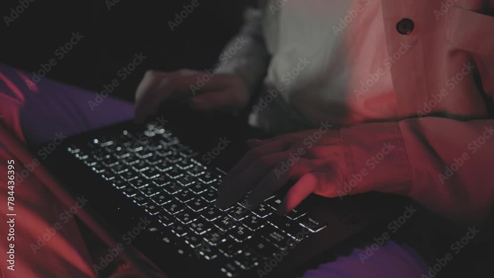 Vidéo Stock Close up of freelancer's developer hands typing program code on laptop keyboard in ...