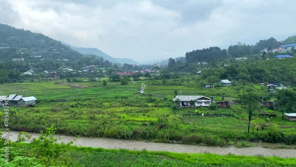 Vidéo Stock view of beautiful mountain at makhel village and the barak ...