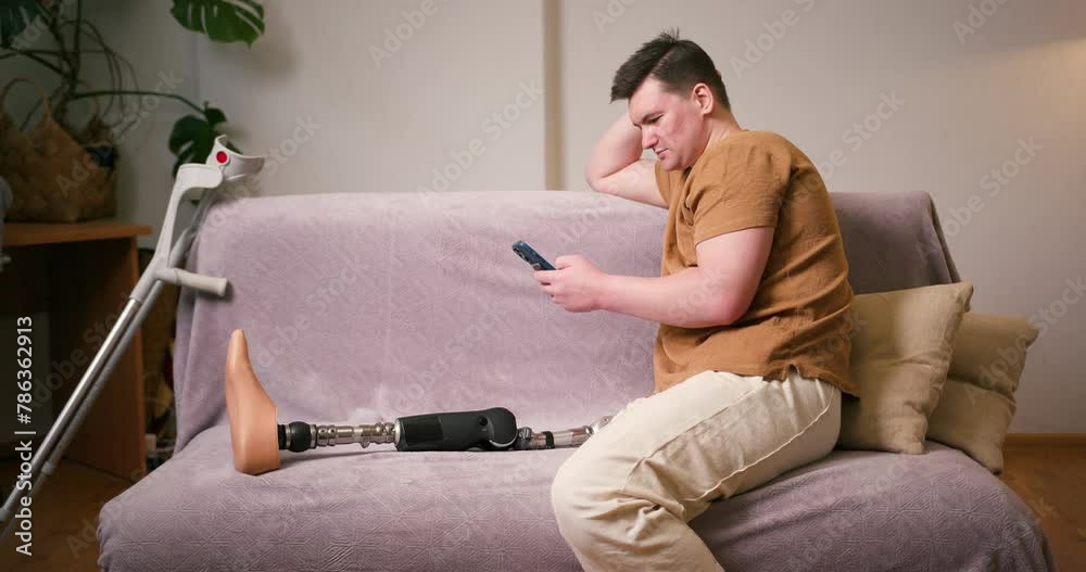 Video Stock Man amputee with prosthetic leg disability on above knee ...