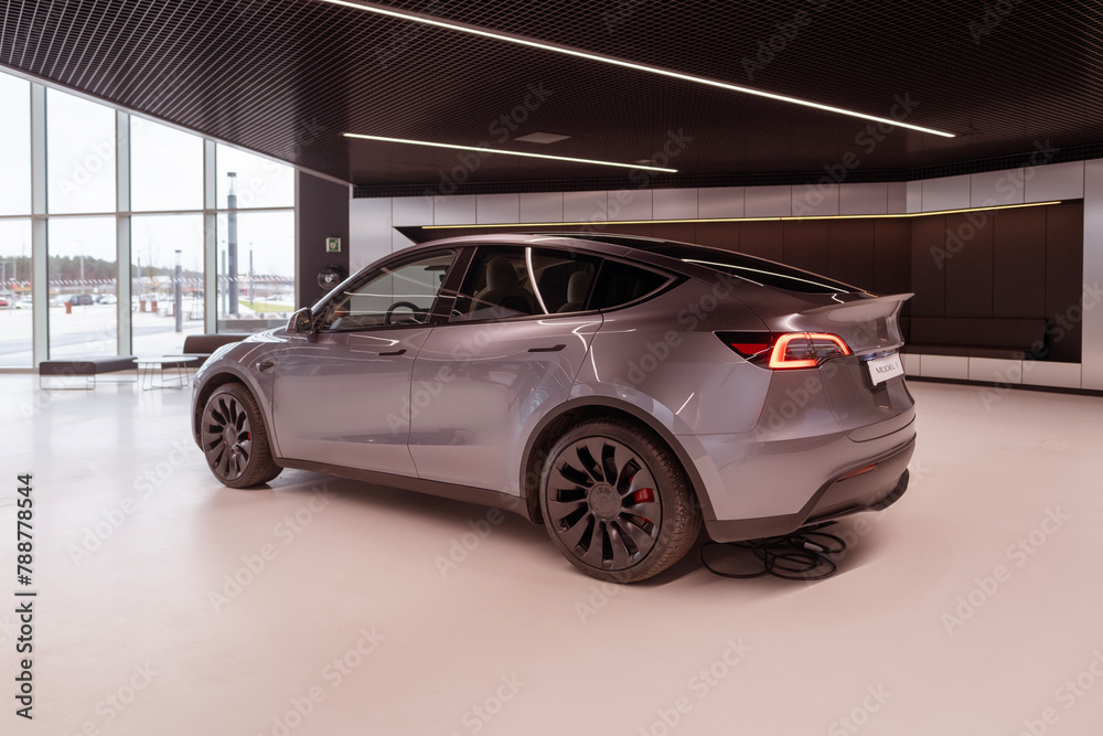 Quicksilver TESLA Model Y car performance in Gigafactory Berlin ...