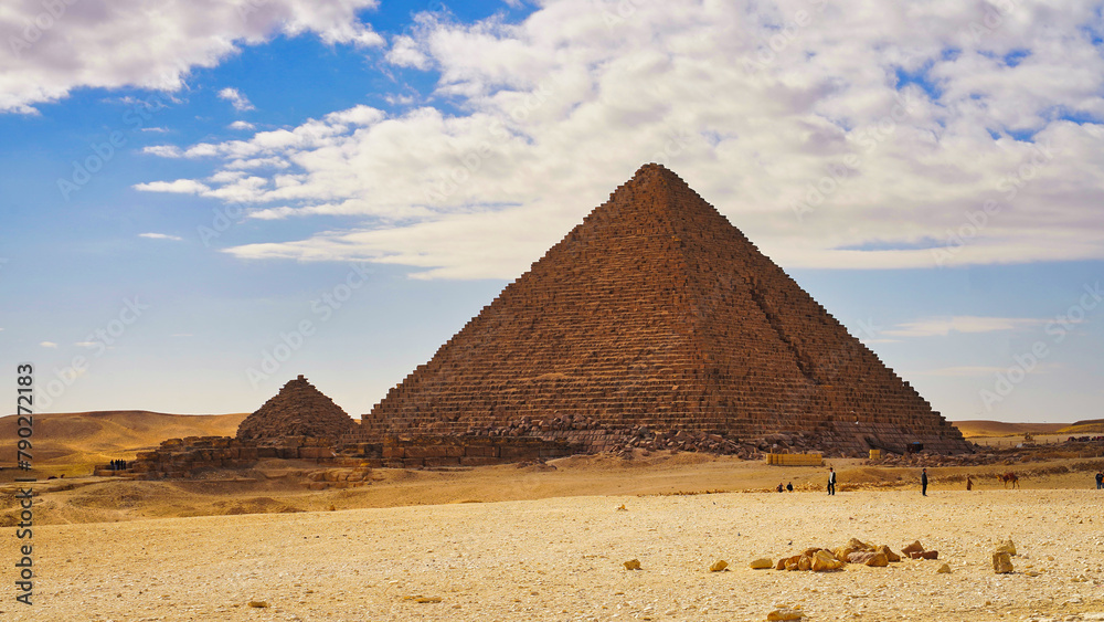 The Pyramid of Menkaure, the 3rd of the 4th dynasty great pharoahs and ...