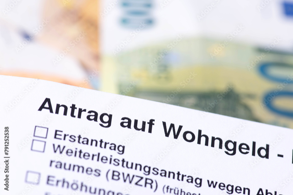 Euro Banknoten und Antrag auf Wohngeld Stock Photo | Adobe Stock
