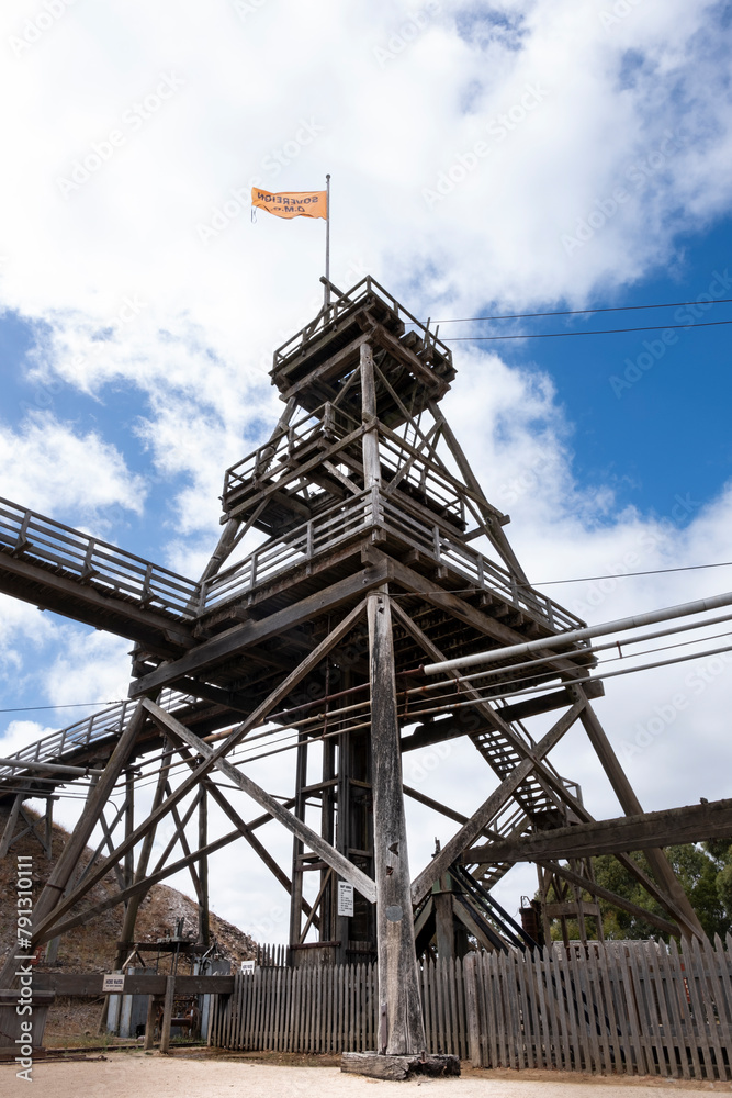 Sovereign Hill open air museum with wooden mine shaft, recreated 1860s ...