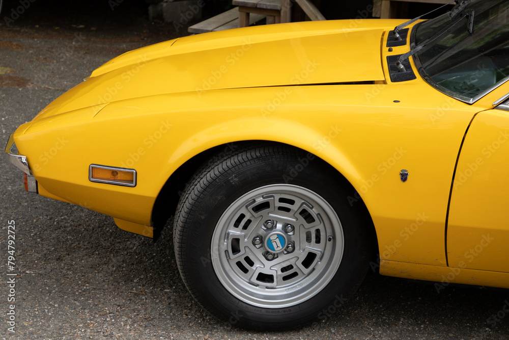 de tomaso pantera gts italian v8 sports car 1971 yellow logo brand and ...