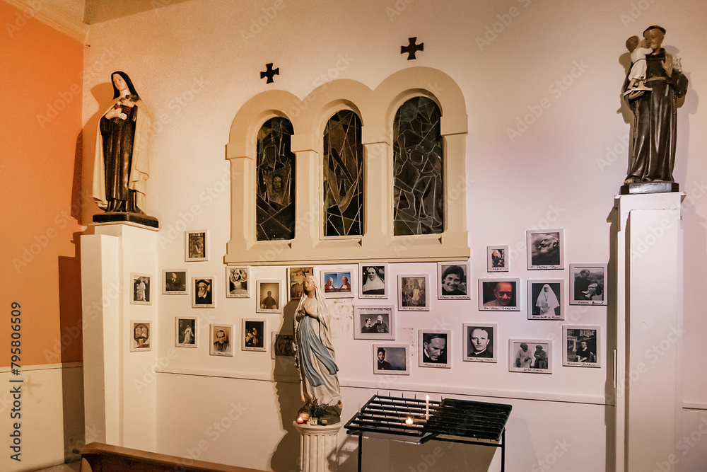 Interior of Sanctuary of the Sacred Heart (Sanctuaire du Sacre Coeur ...