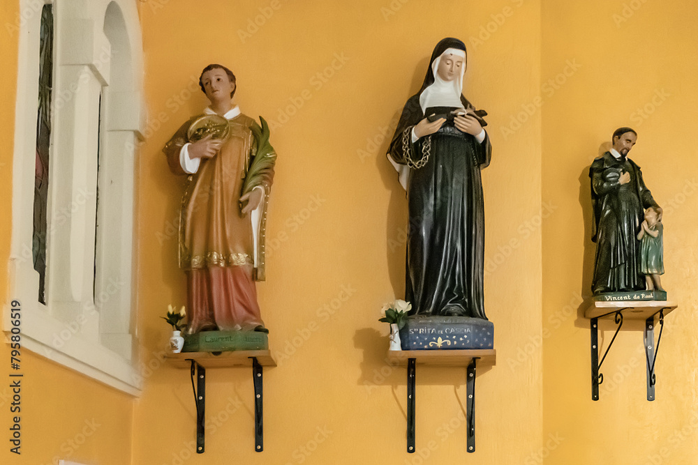 Interior of Sanctuary of the Sacred Heart (Sanctuaire du Sacre Coeur ...