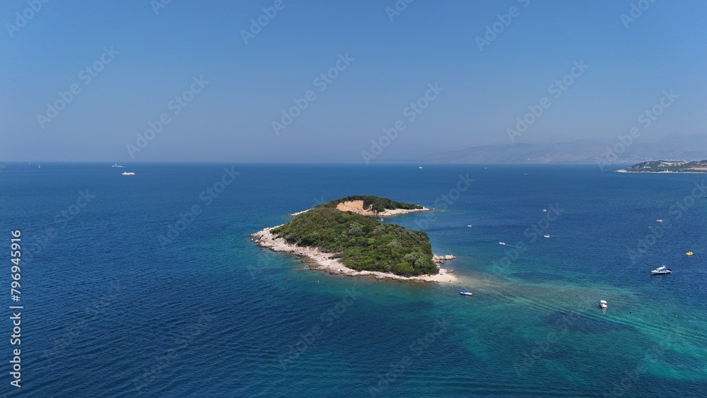 Insel vor ksamil saranda in albanien im sommer von oben mit der dji air ...