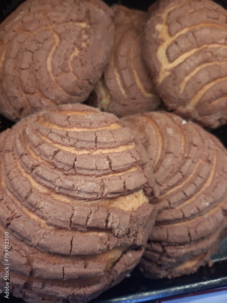 Mexican bakery in the supermarket, concha bread, Panaderia mexicana en ...