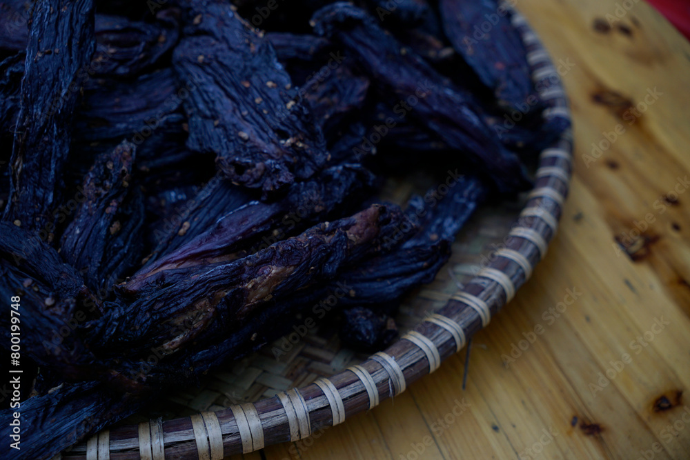 Foto de Hearth-dried buffalo meat as a traditional delicacy of Ha Giang ...