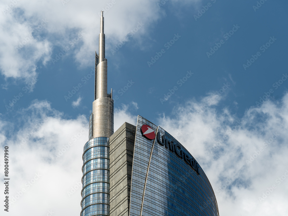 Milano, Italy. The iconic Unicredit tower at Gae Aulenti square ...
