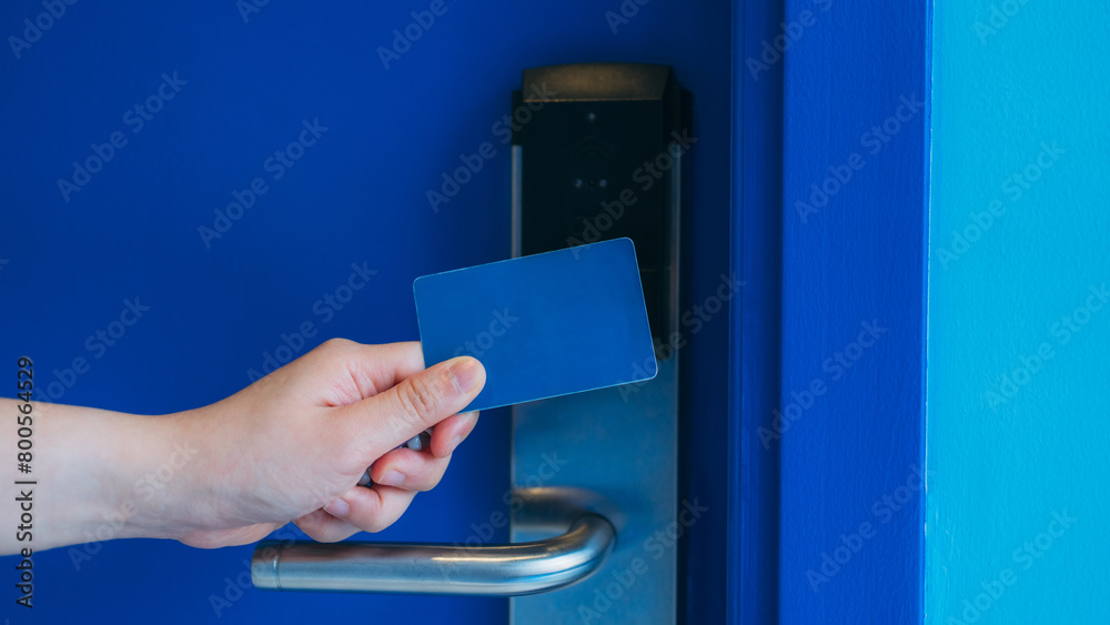 Electronic key card for unlocking hotel doors. Smart card for door ...