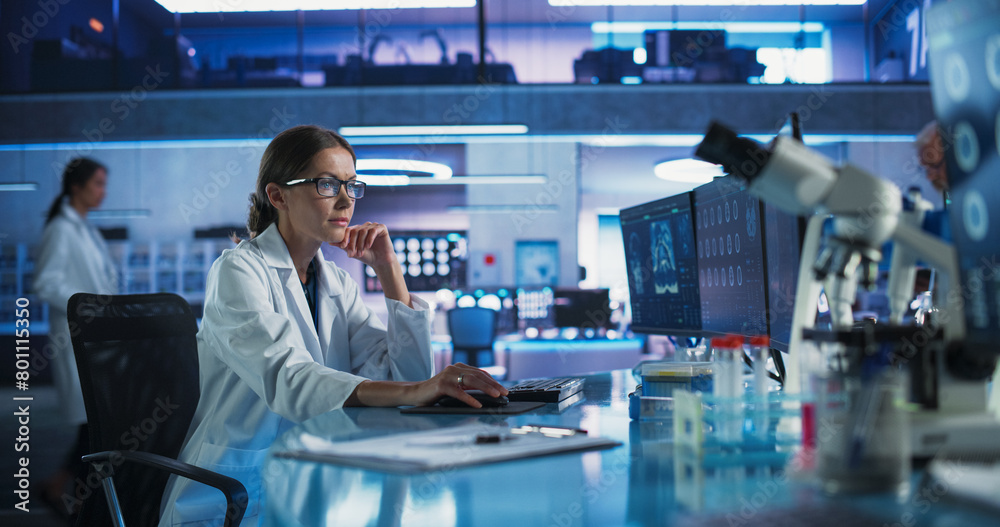 Medical Hospital Research Laboratory: Caucasian Female Neurosurgeon ...